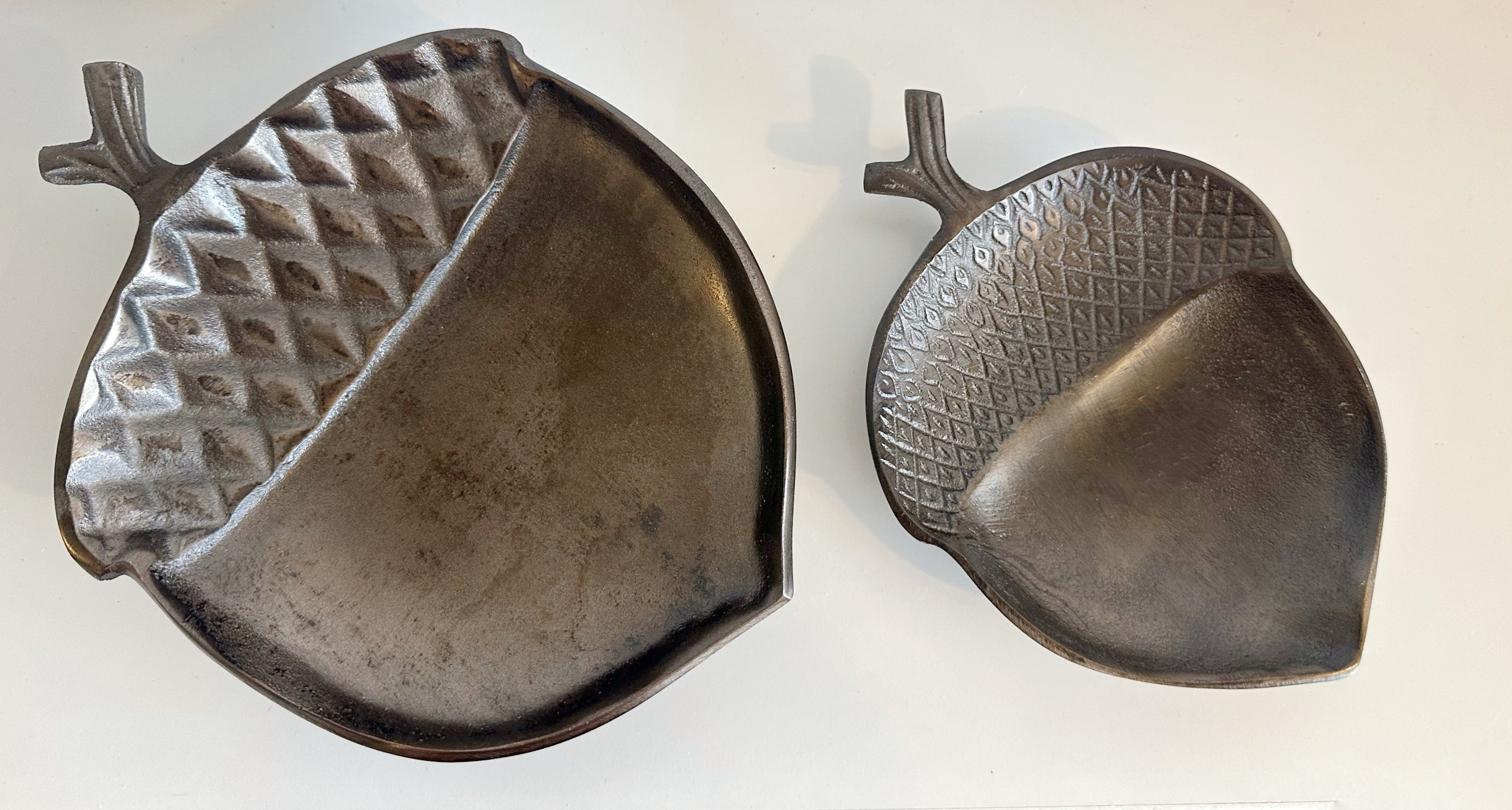 ANTIQUE BRASS ACORN TRAY – Vintage Barn Chicks