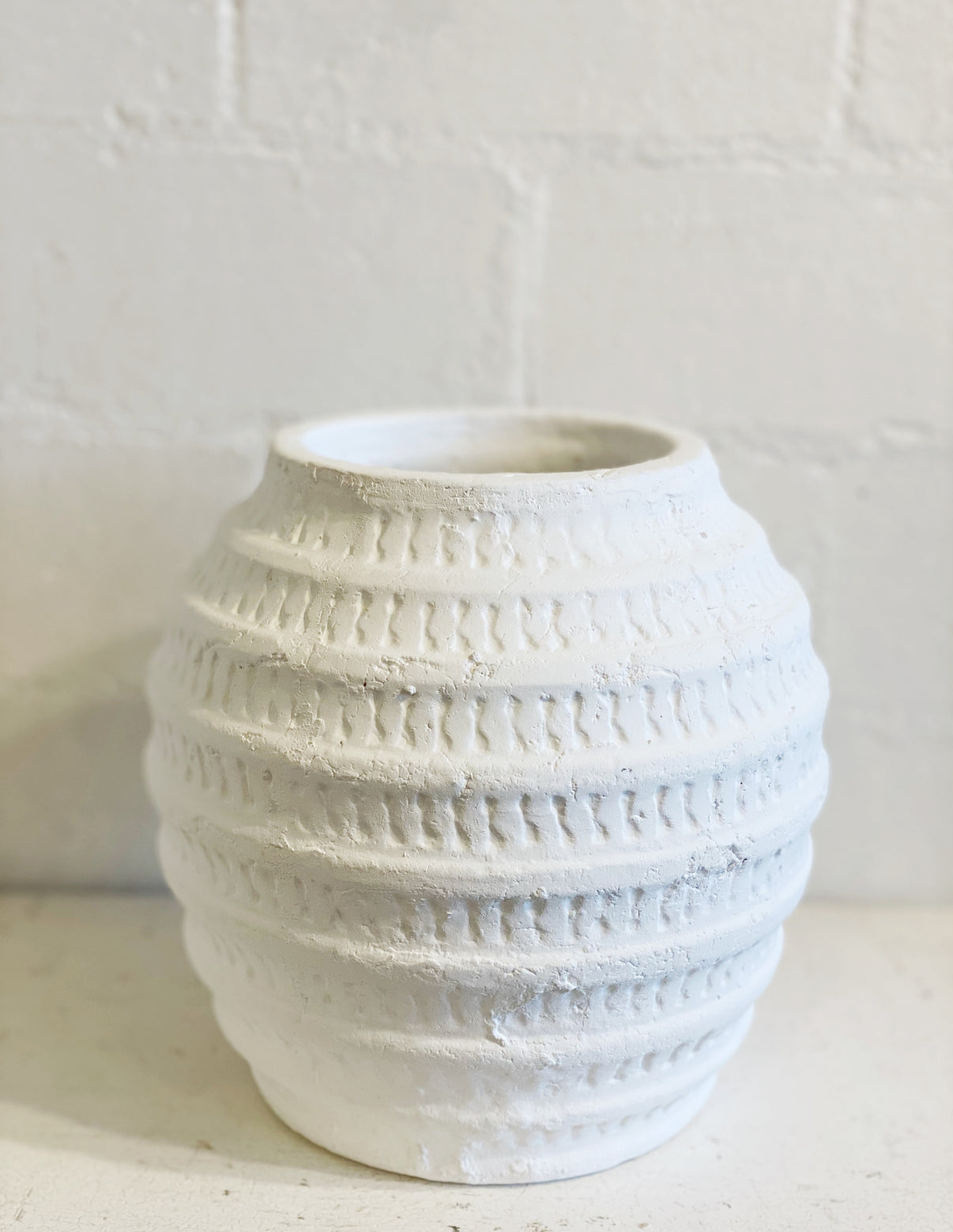 WHITE WASH VASE – Vintage Barn Chicks